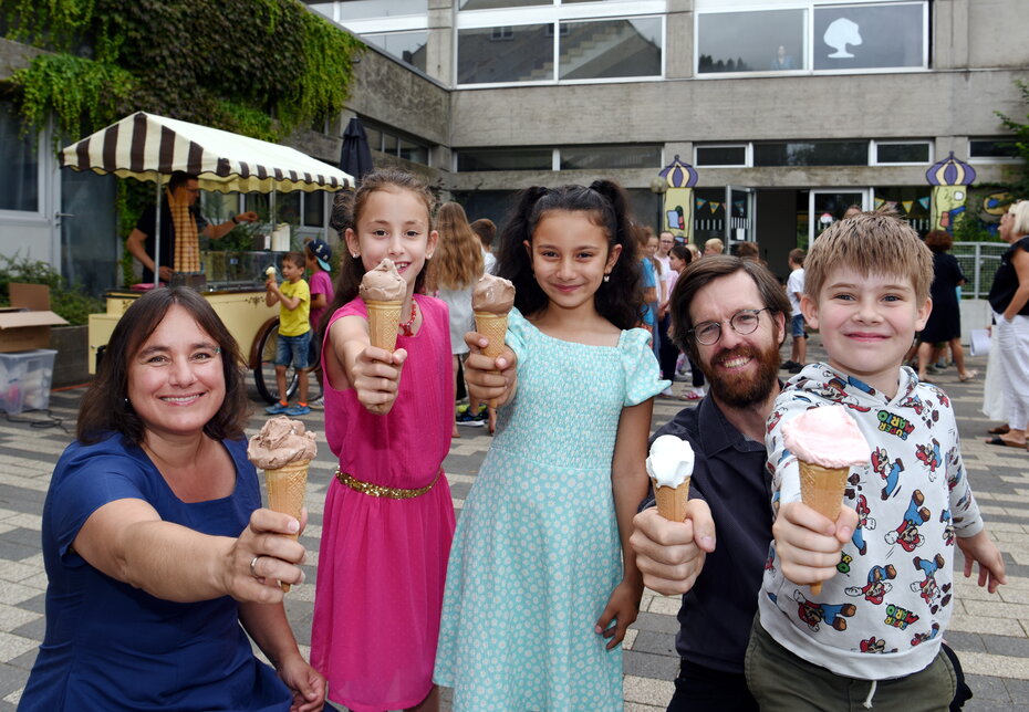 Grundschule Inningen gewinnt Aktion „Lass das Elterntaxi stehen.“